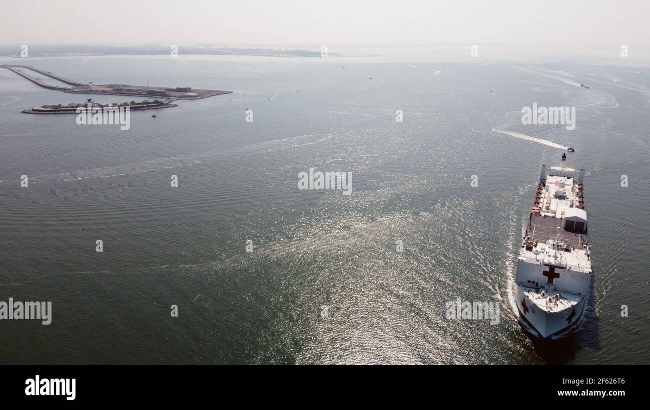 Navy hospital ship comfort hi-res stock photography and images - Alamy
