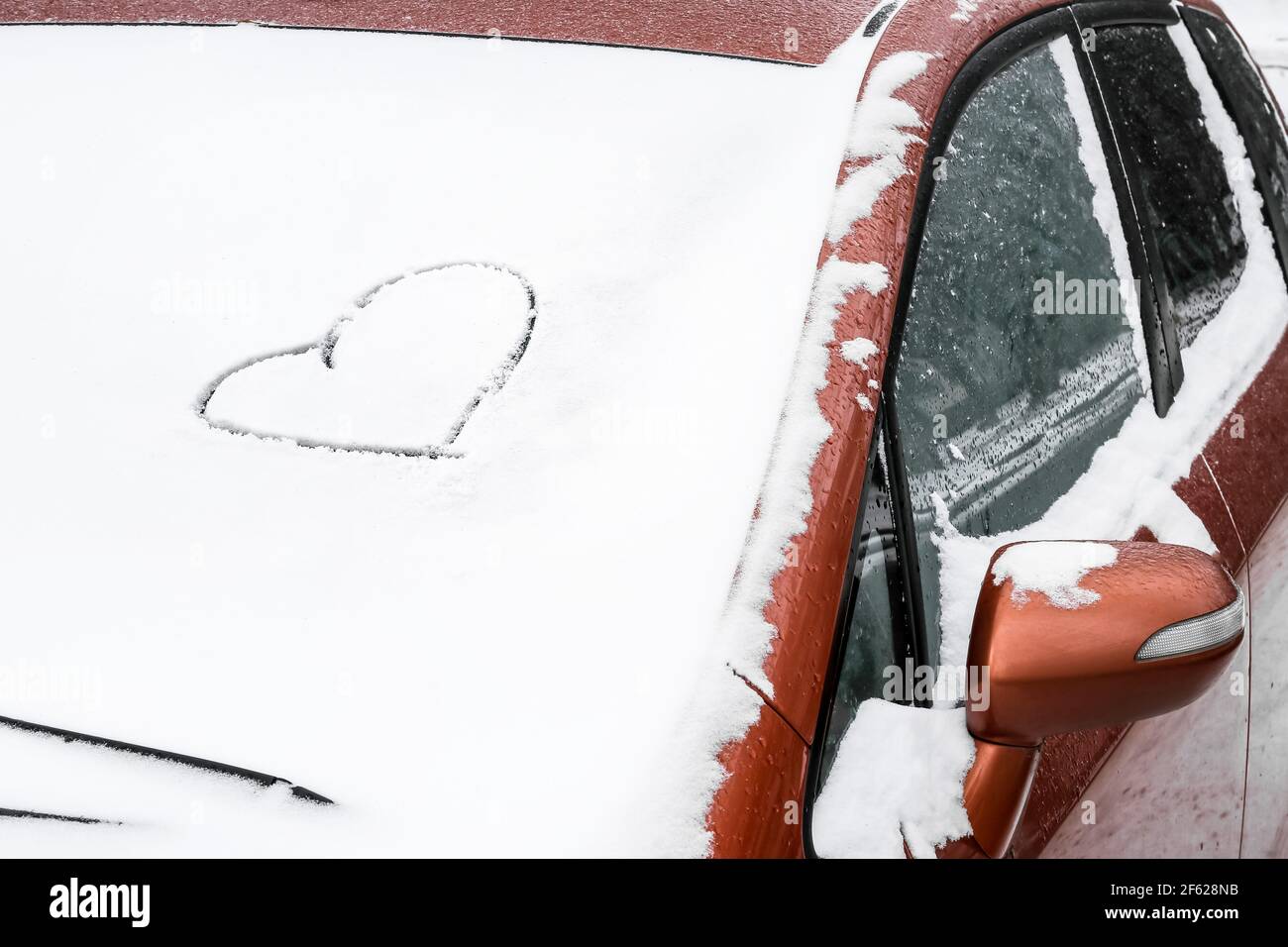 Windshield car heart hi-res stock photography and images - Alamy