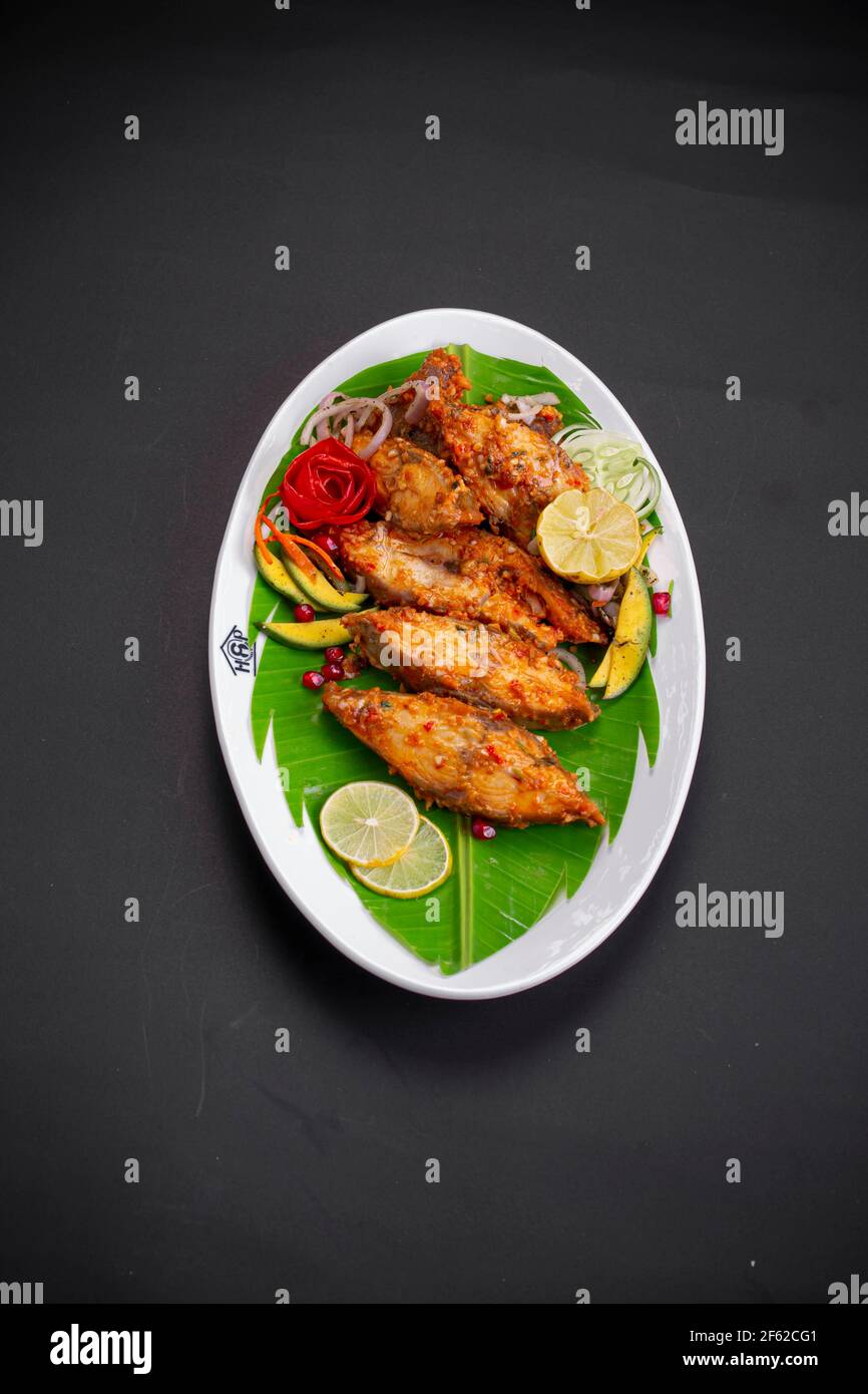 Leaf shaped food dishes hi-res stock photography and images - Alamy