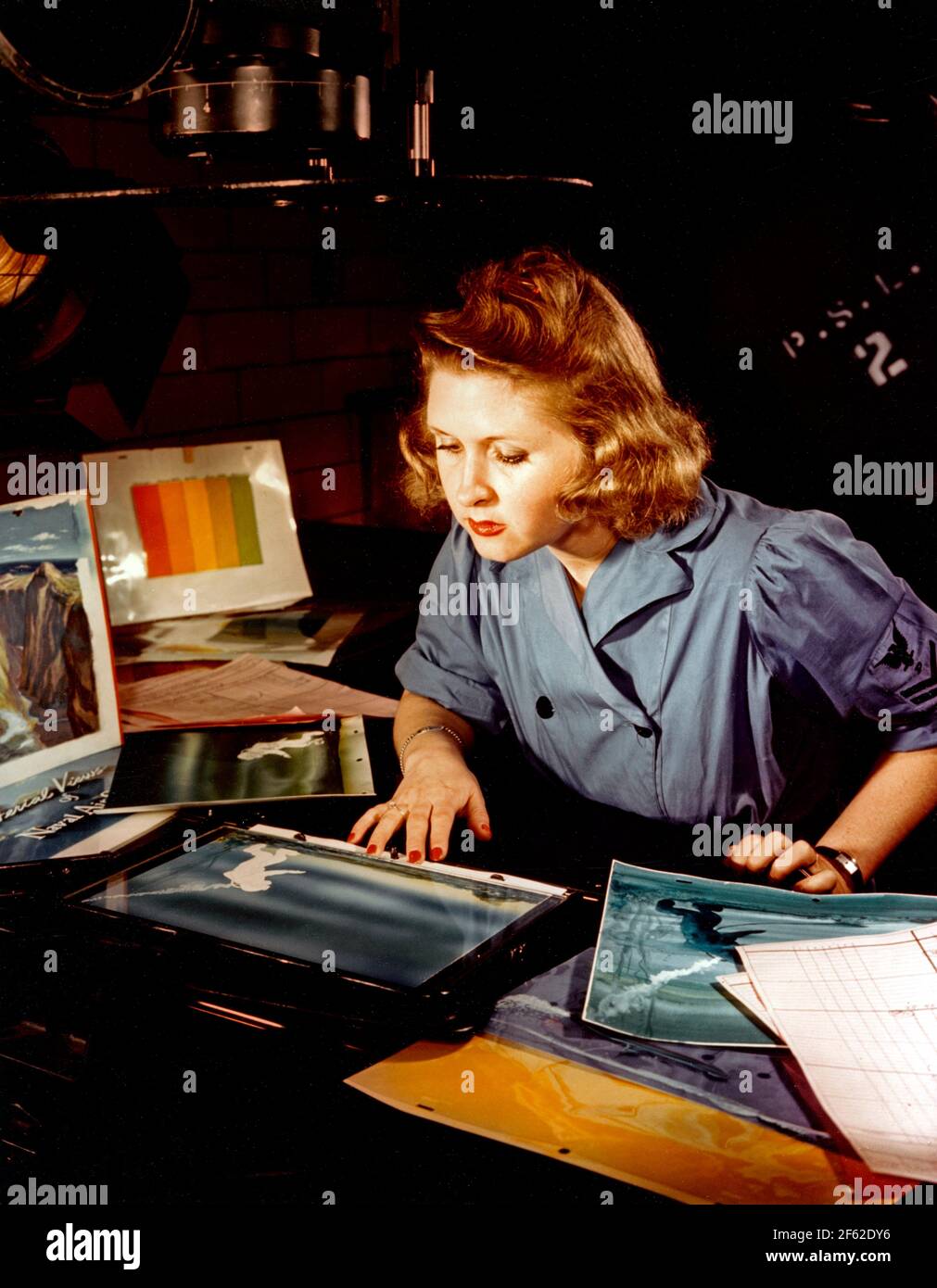 Laboratory 1940s hi-res stock photography and images - Alamy