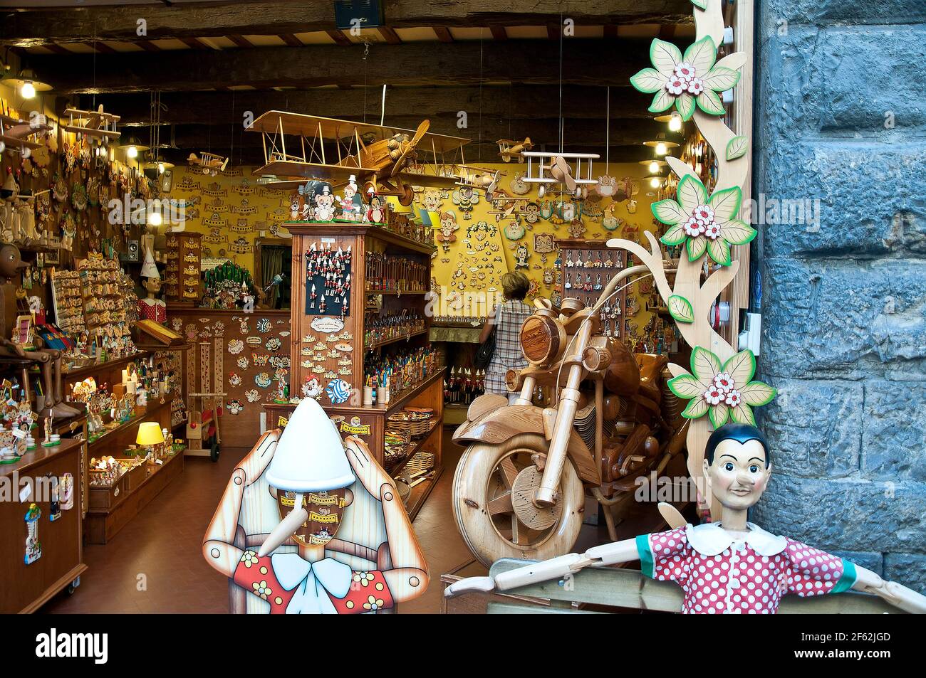 Gift shop in Florence, Italy Stock Photo - Alamy