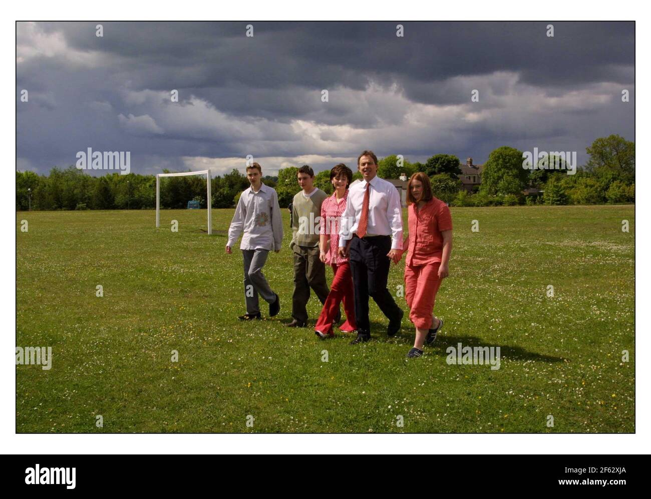 The General Election June 2001 Tony Blair and his family walk the short ...