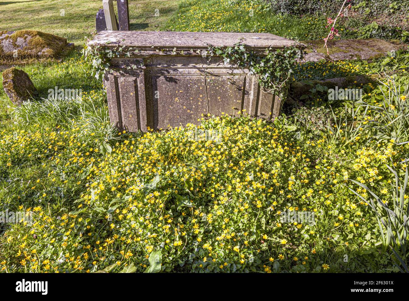 Graveyard Uk High Resolution Stock Photography and Images - Alamy