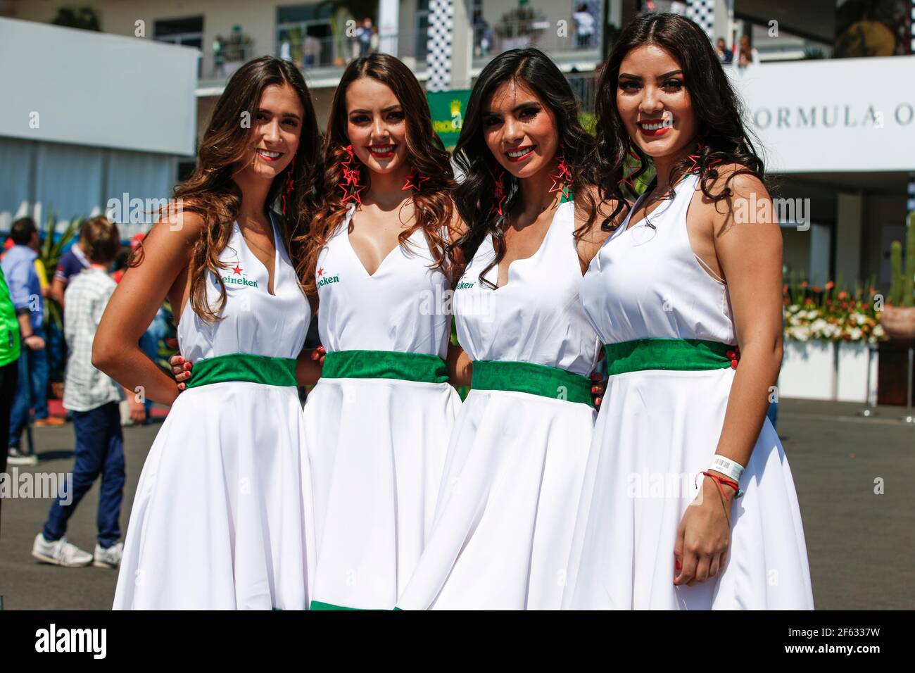 F1 grid girls hi-res stock photography and images - Alamy
