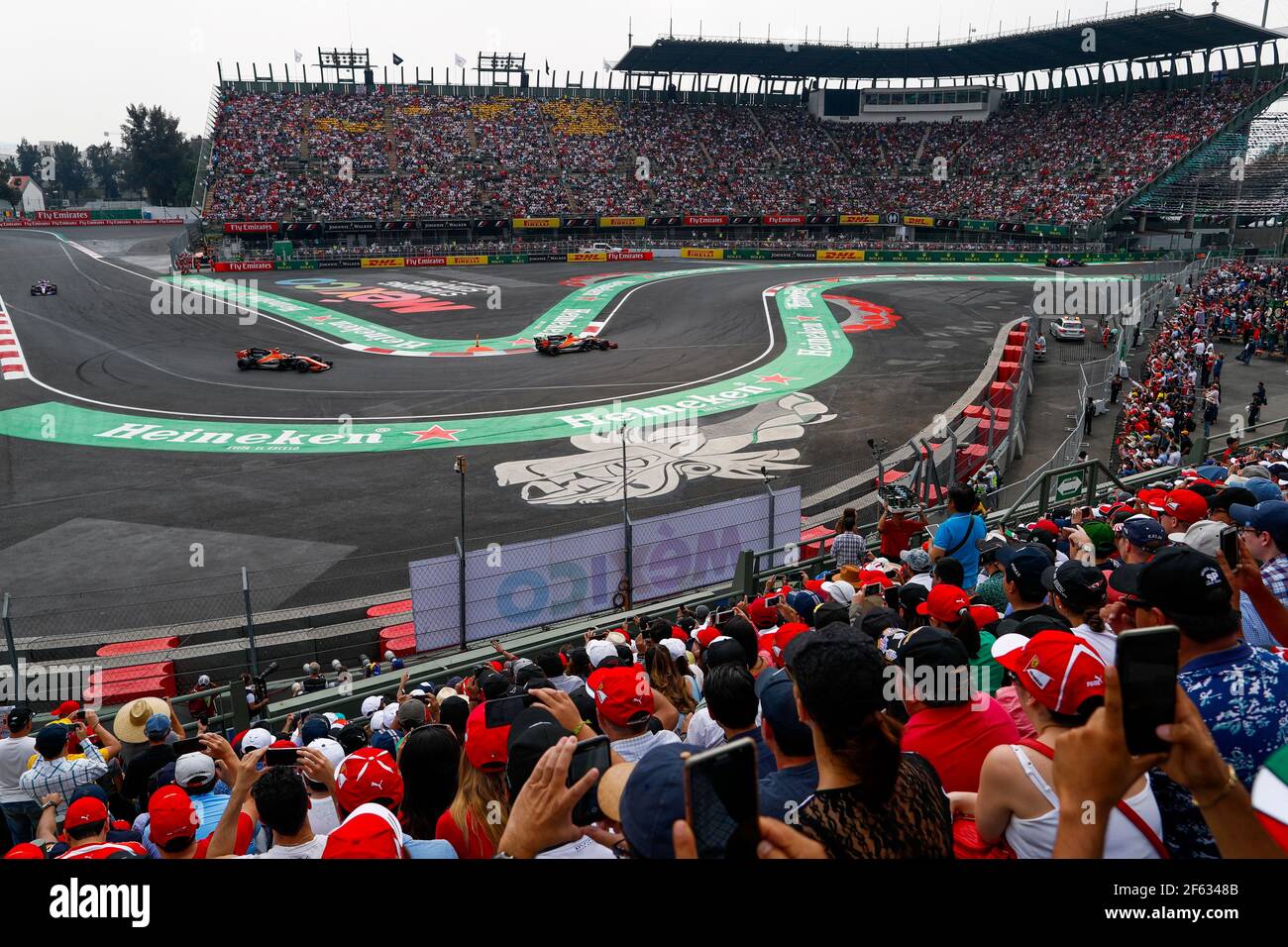 ALONSO Fernando (spa) McLaren Honda MCL32, VANDOORNE Stoffel (bel ...