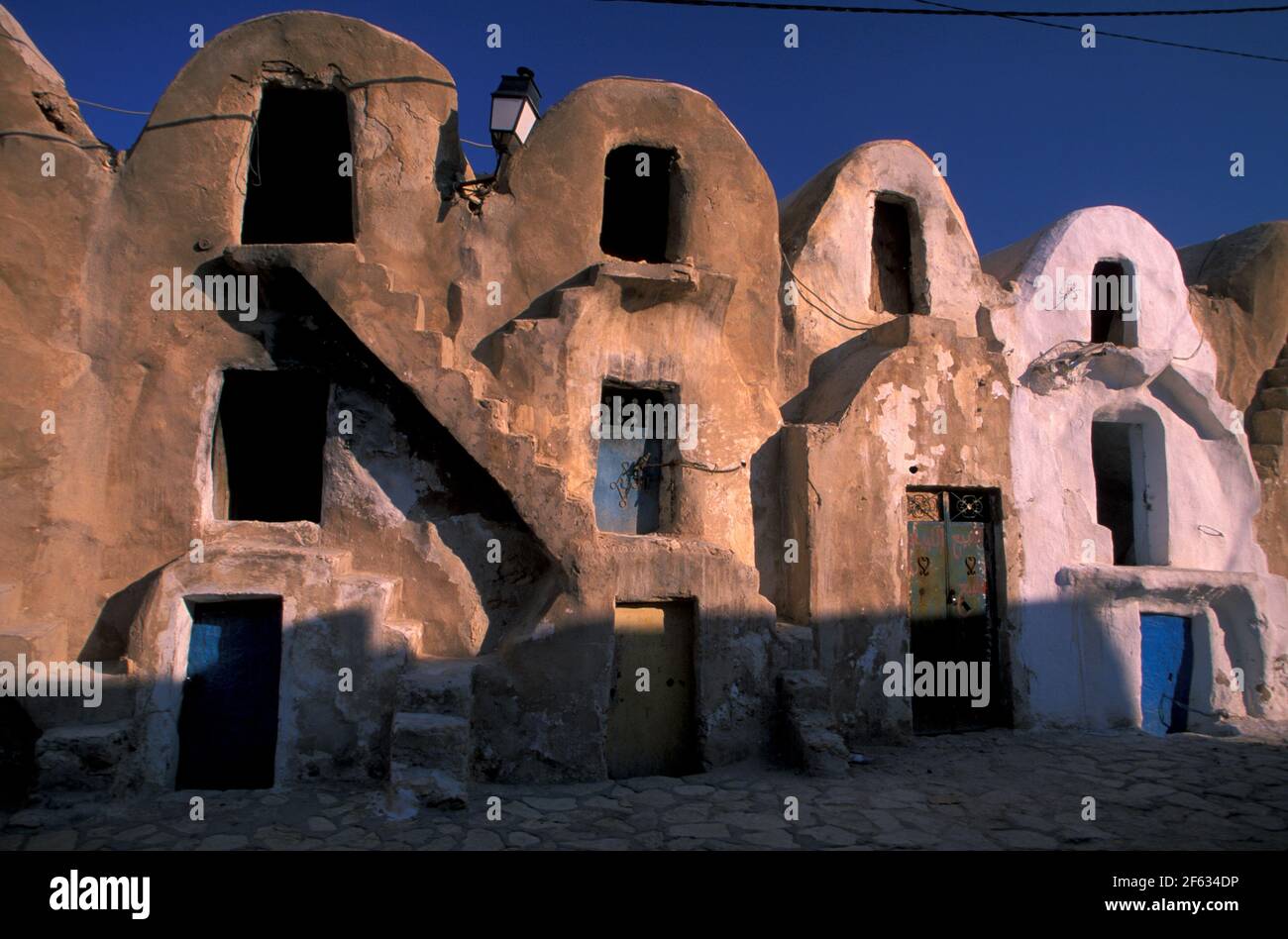 Granary i hi-res stock photography and images - Alamy