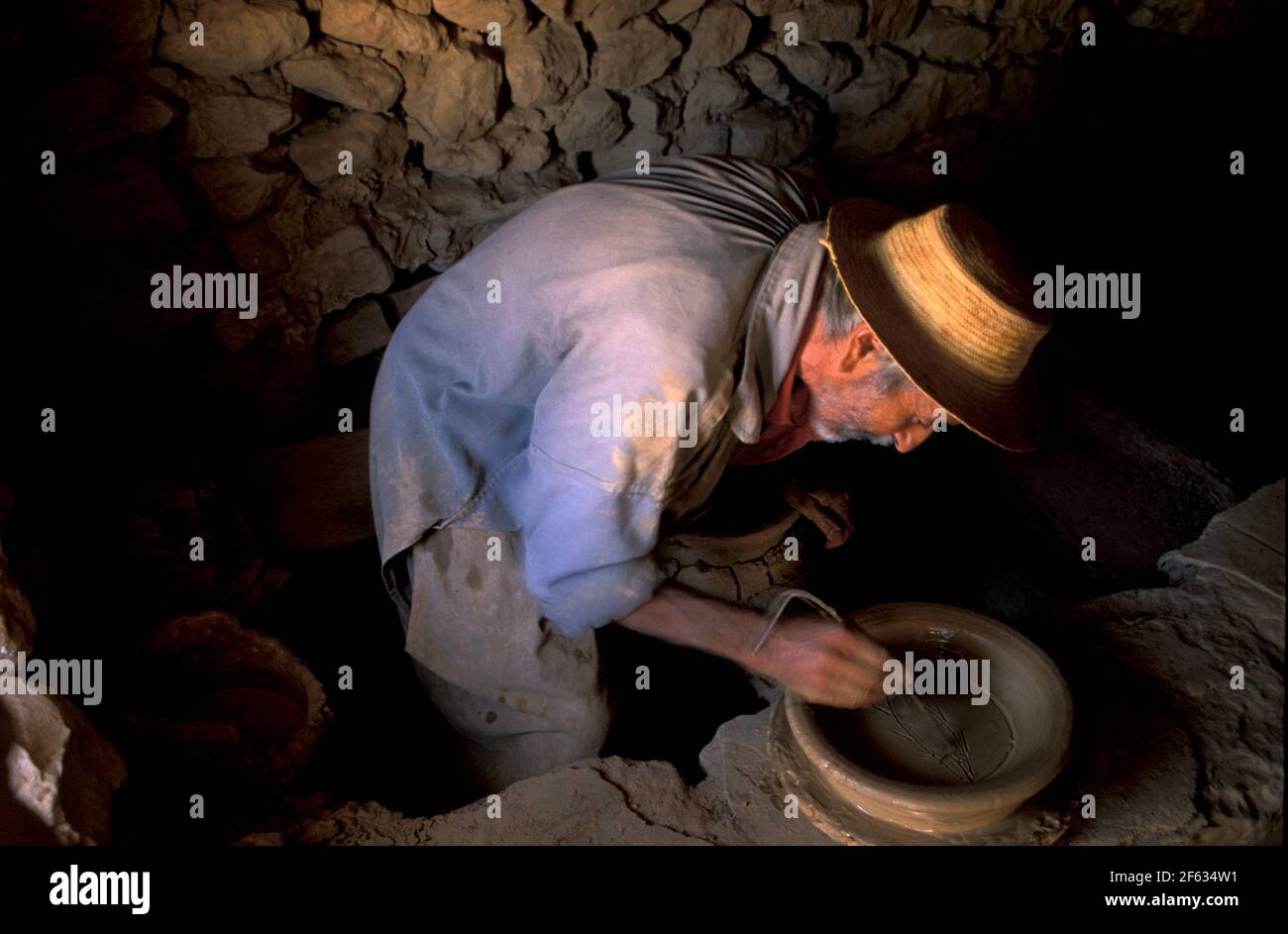 Old man potter in Djerba, Tunisia Stock Photo - Alamy