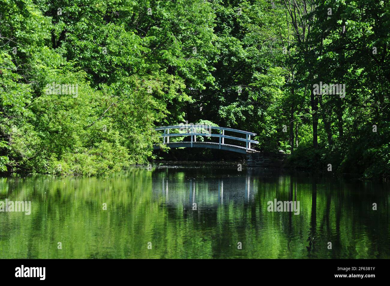 Old little bridge hi-res stock photography and images - Alamy