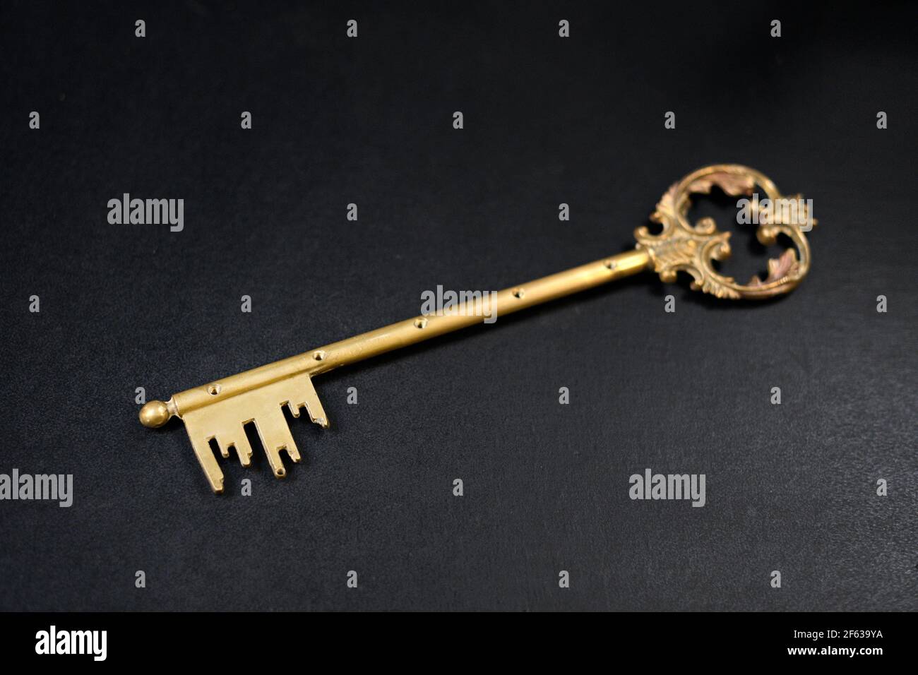 Key teeth hi-res stock photography and images - Alamy