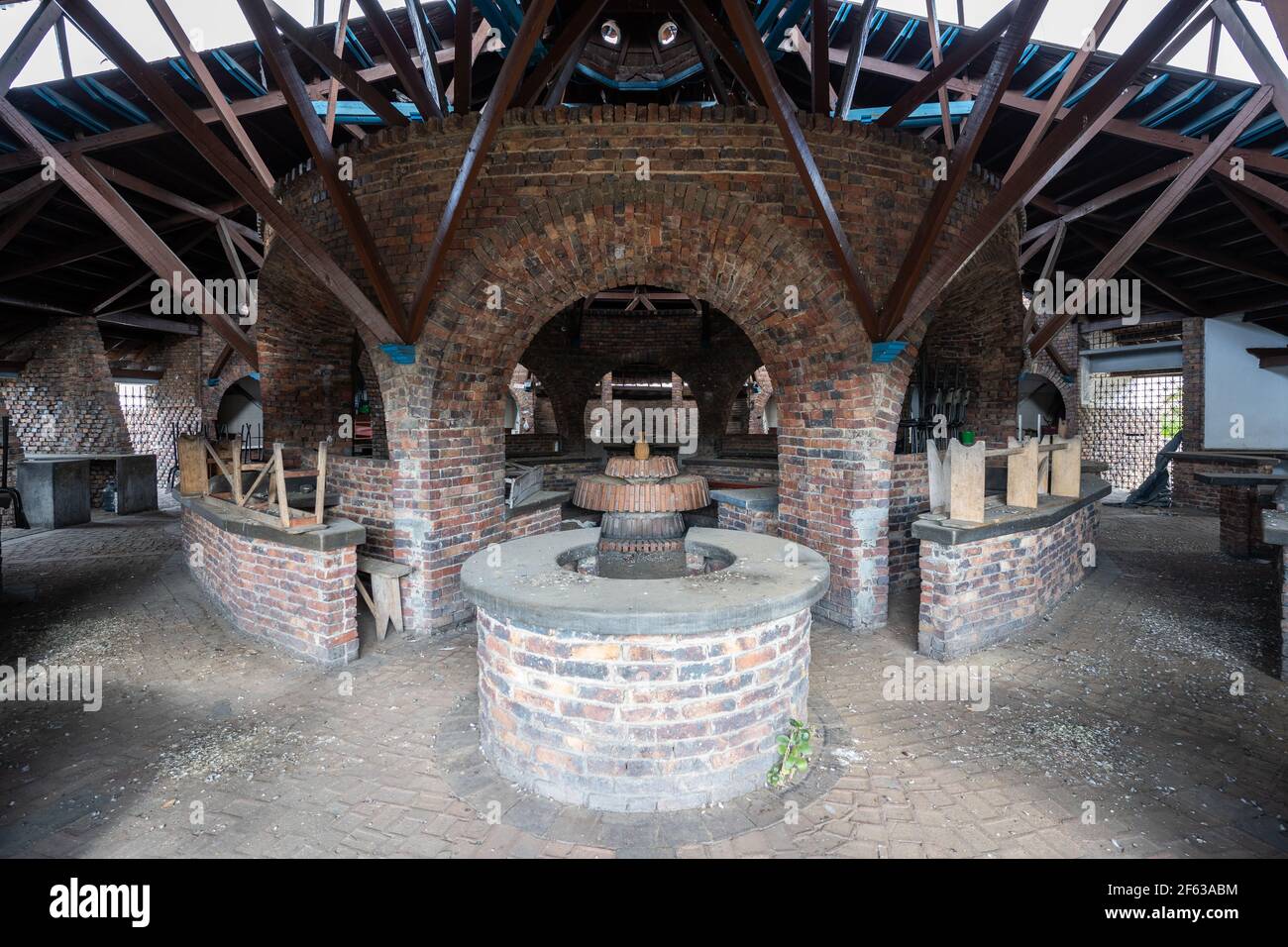 Round circular restaurant architecture hi-res stock photography and ...