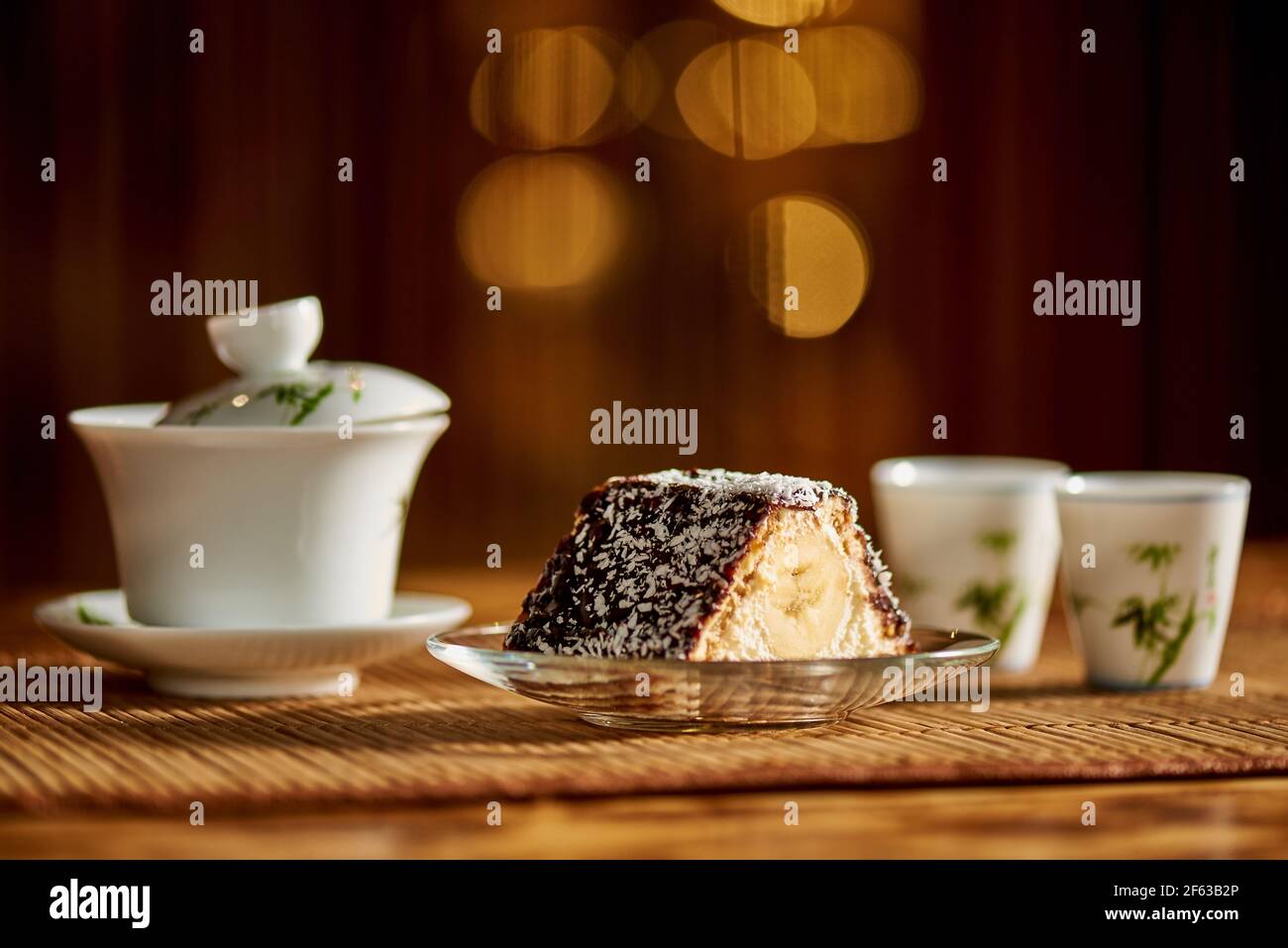 China tea set cake hi-res stock photography and images - Alamy