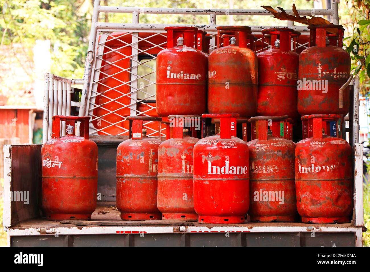 Lpg cylinder india hi-res stock photography and images - Alamy