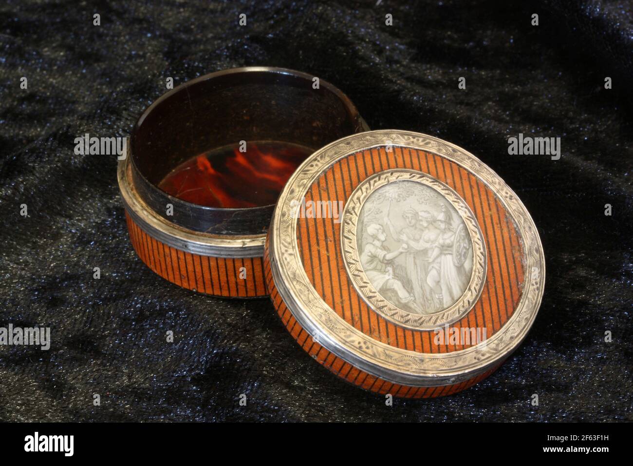 Small antique box made of Vernis Martin ware lined with tortoise shell ...