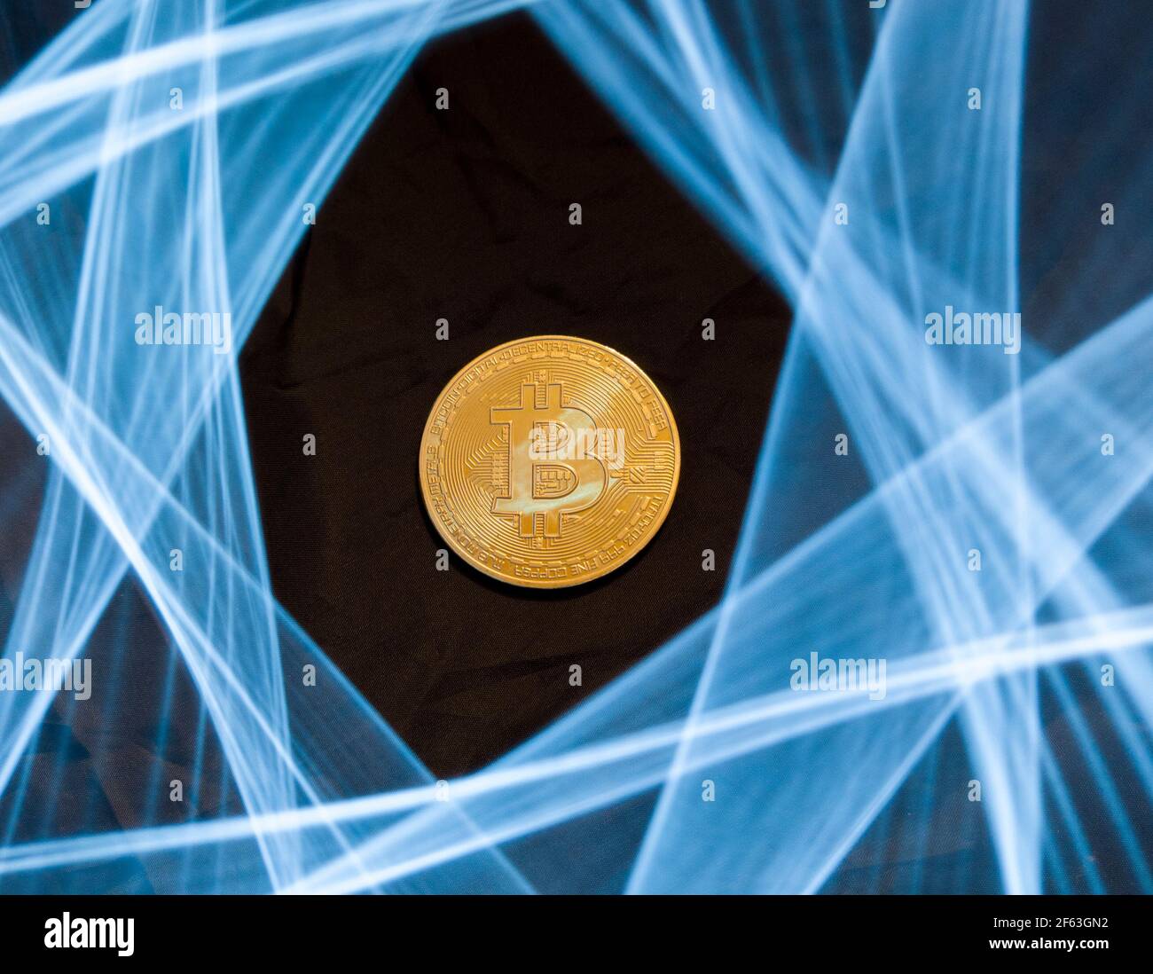 Lightning link hi-res stock photography and images - Alamy