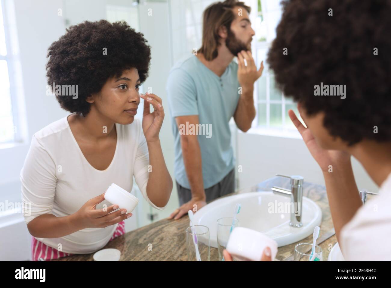 Infection cream hi-res stock photography and images - Alamy