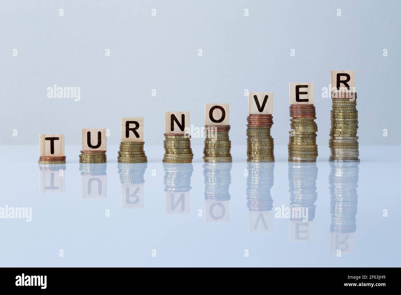 Turnover top hi-res stock photography and images - Alamy