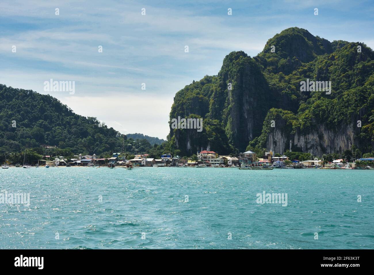 El Nido Palawan harbor bamboo boats with blue sky, Island hopping, dive ...