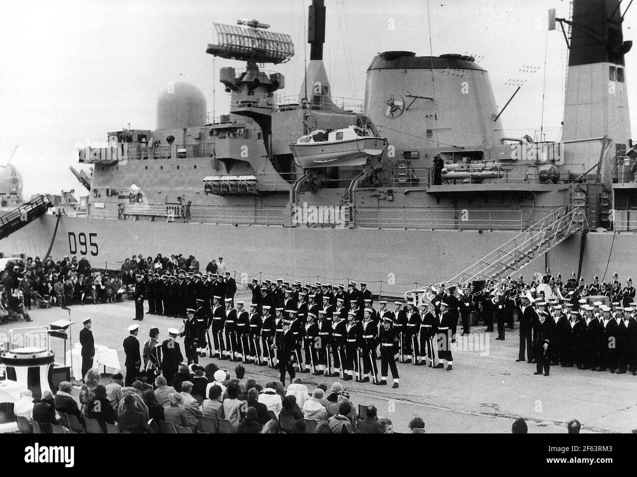 THE COMMISSIONING CEREMONY FOR HMS MANCHESTER 1982 PIC MIKE WALKER ...