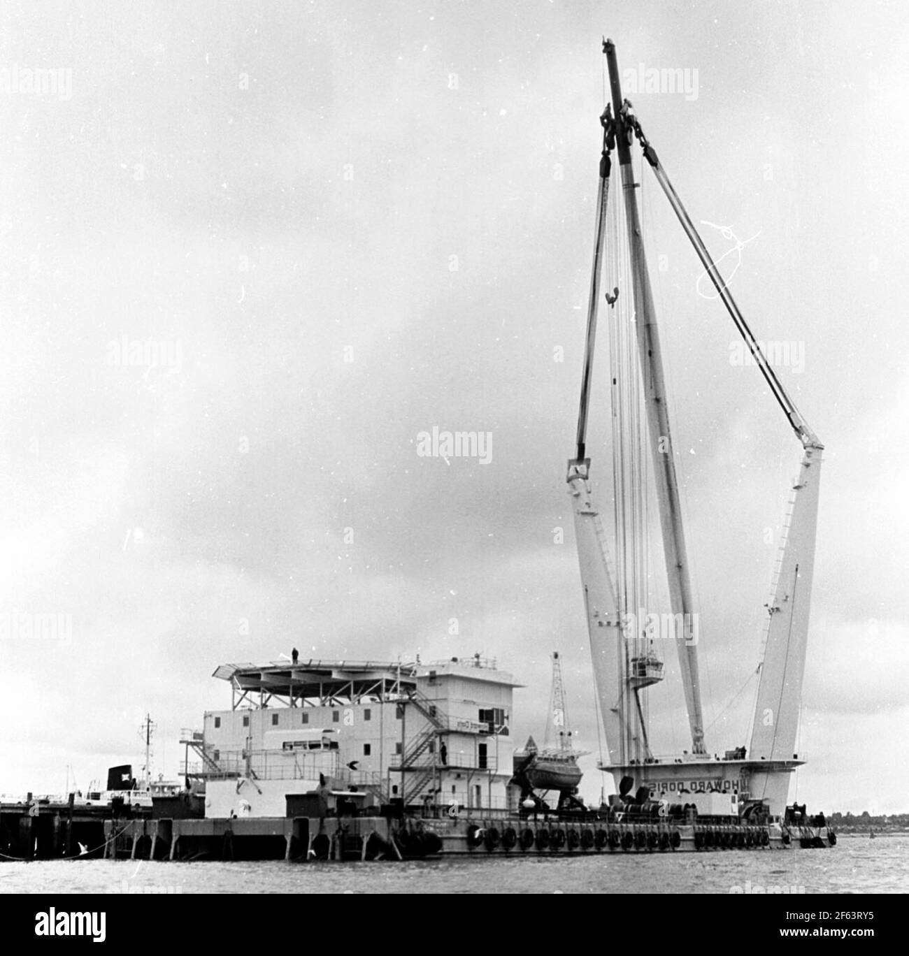 THE GIANT LIFTING FRAME WHICH IS TO RAISE THE MARY ROSE FROM THE BED OF ...