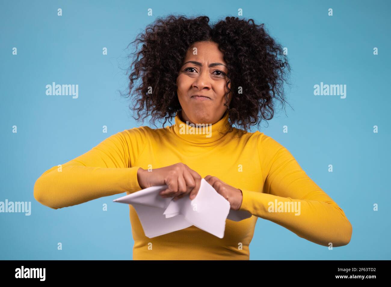 Tearing of papers hi-res stock photography and images - Alamy