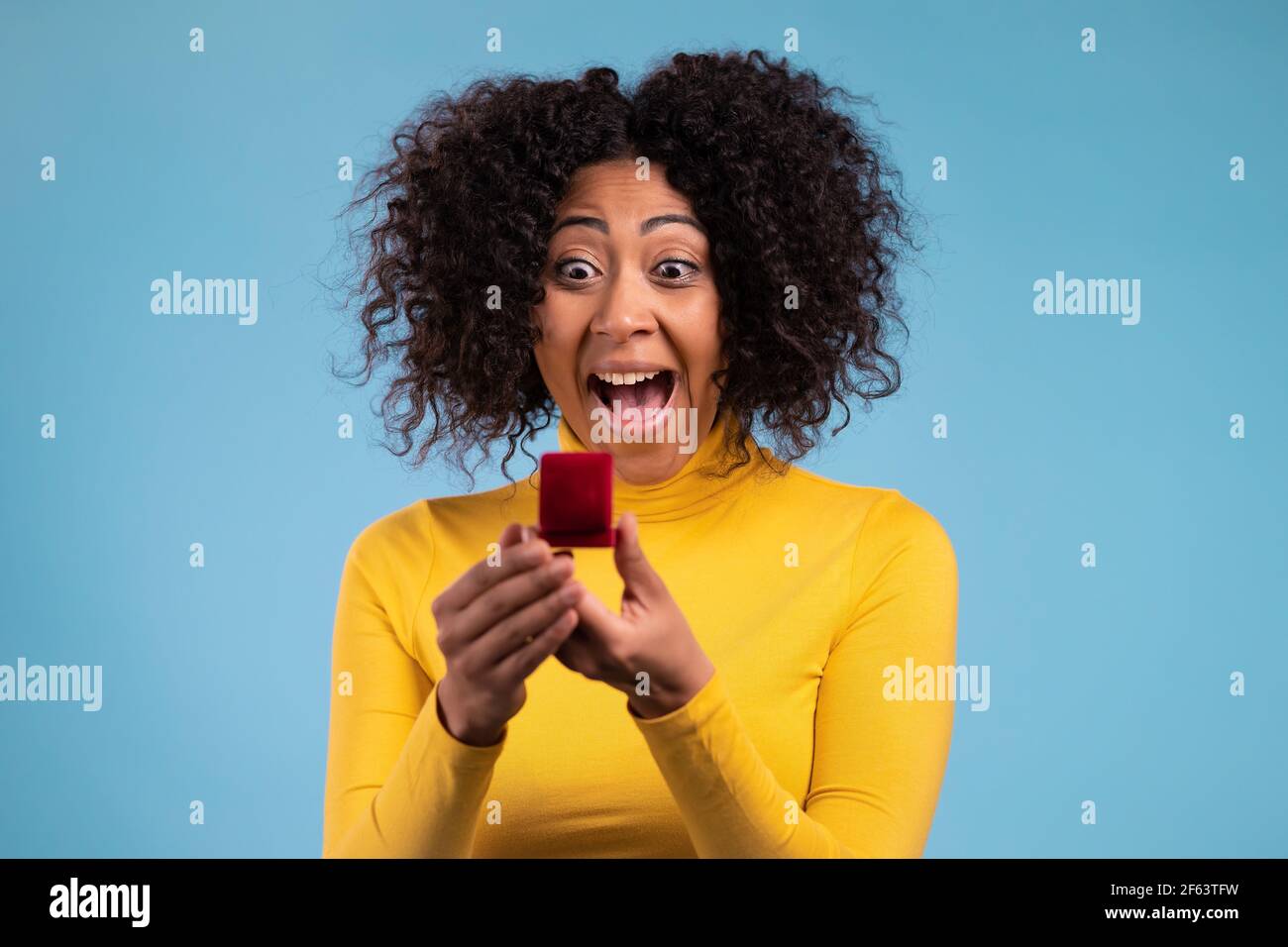 Woman engagement ring screaming hi-res stock photography and images - Alamy