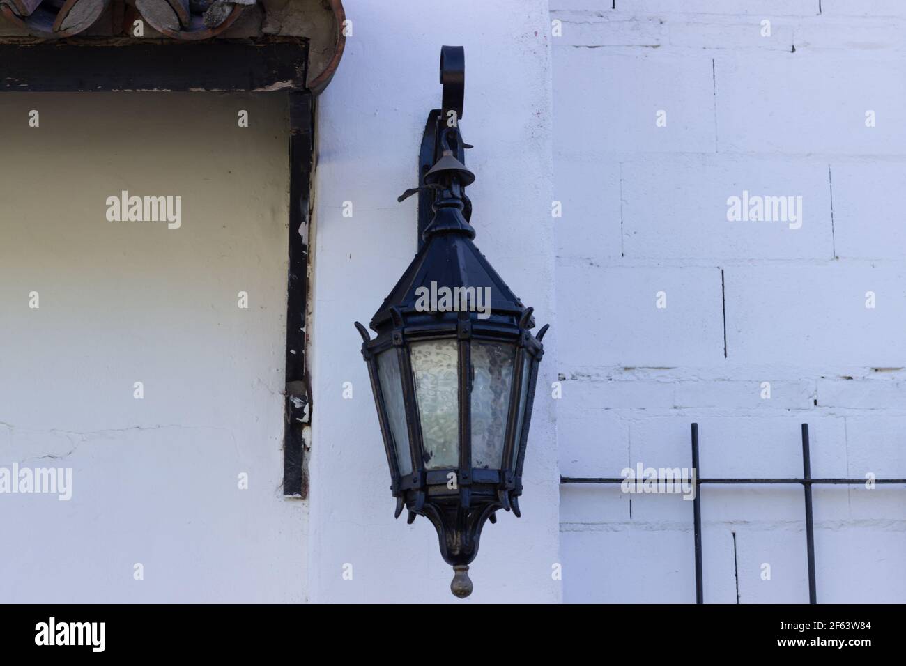 An old lamp hi-res stock photography and images - Alamy
