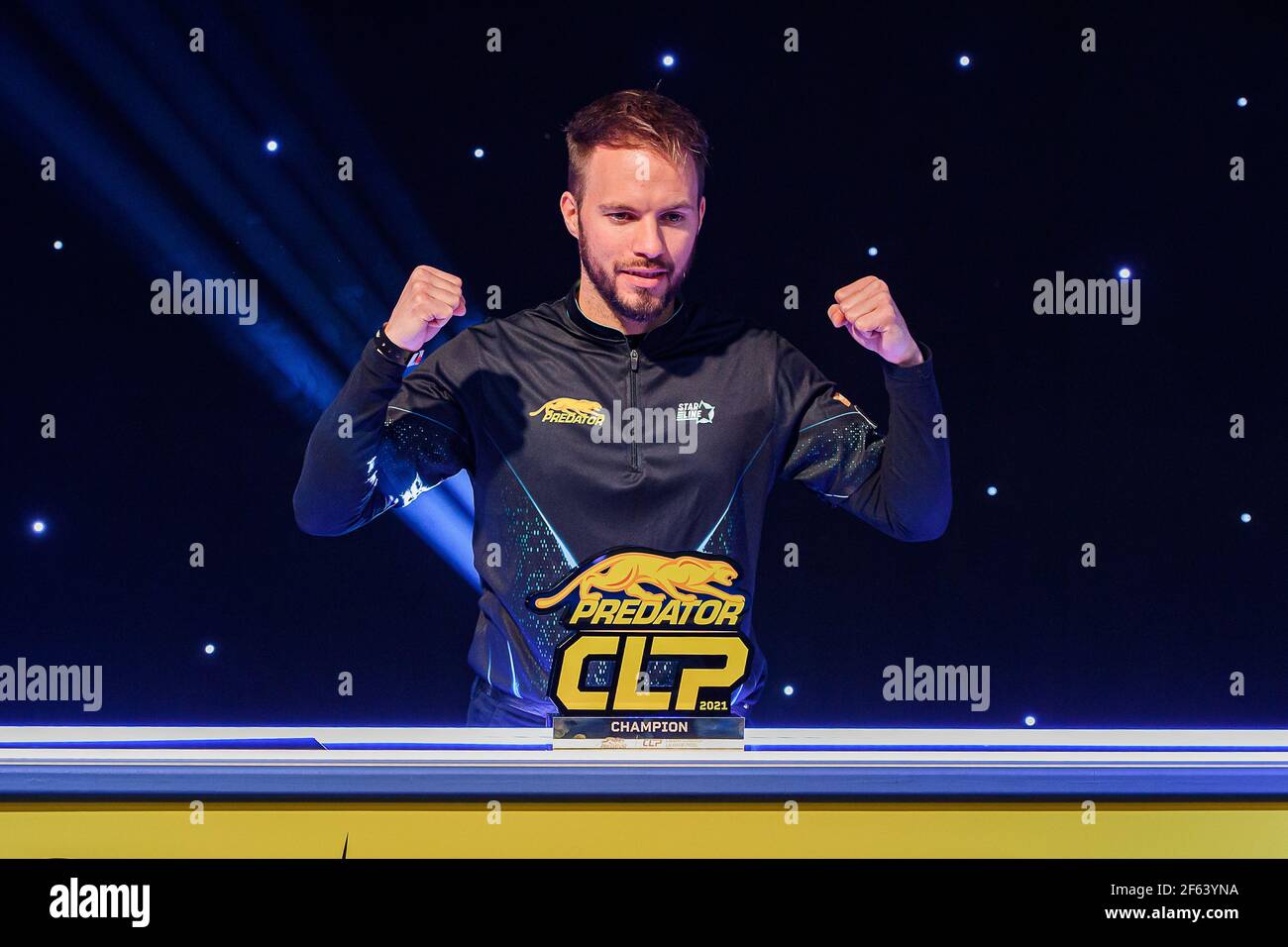 English pool table hi-res stock photography and images - Alamy