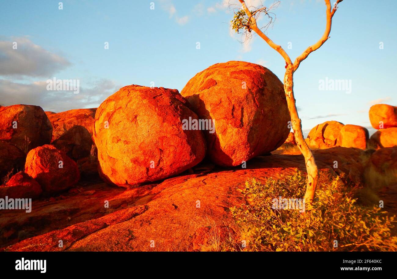 Devils marbles in central hi-res stock photography and images - Alamy