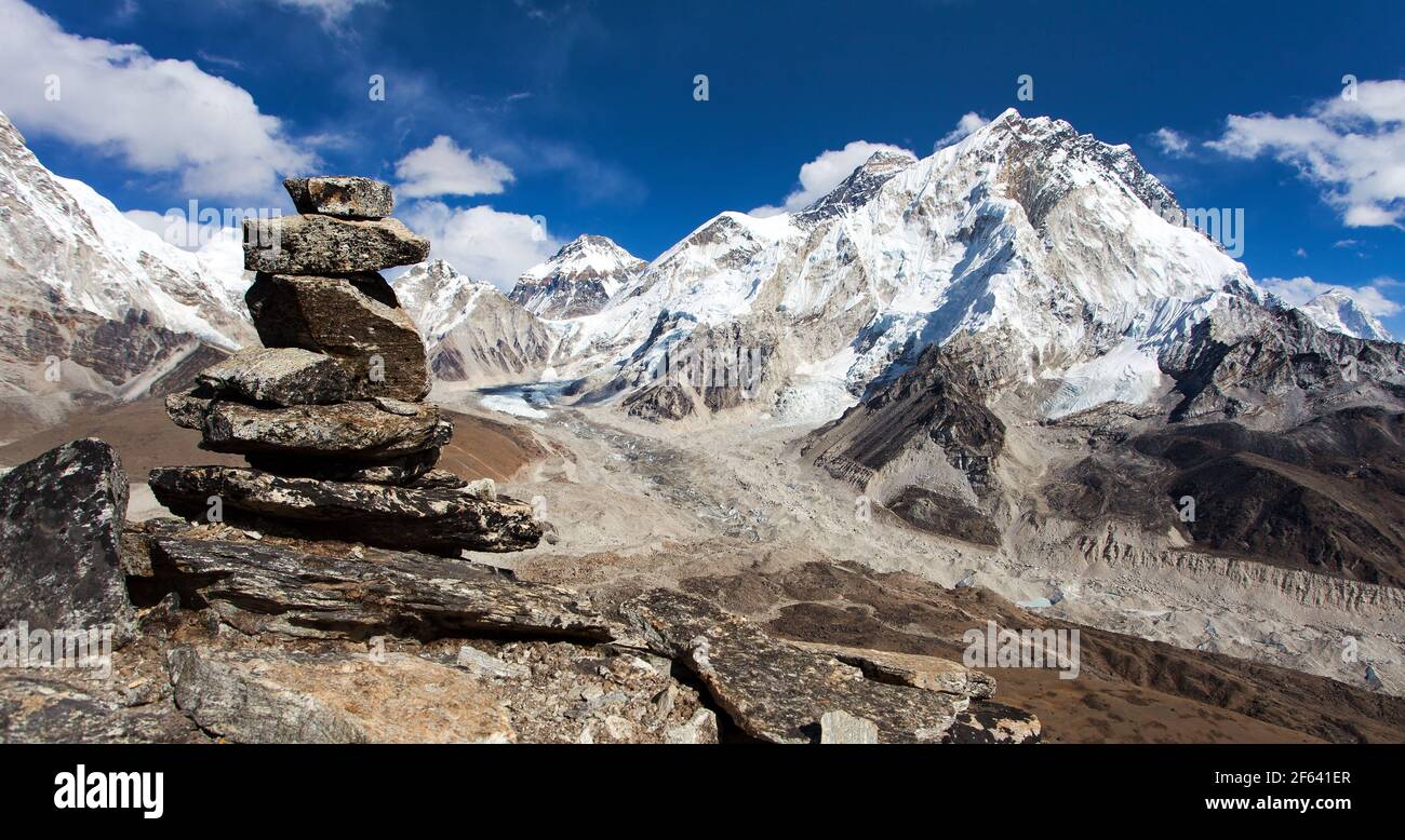 Everest pyramid hi-res stock photography and images - Alamy