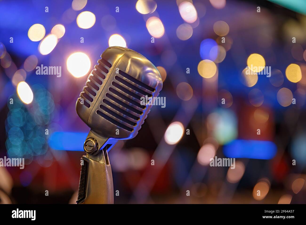 Old style jazz microphone hi-res stock photography and images - Alamy