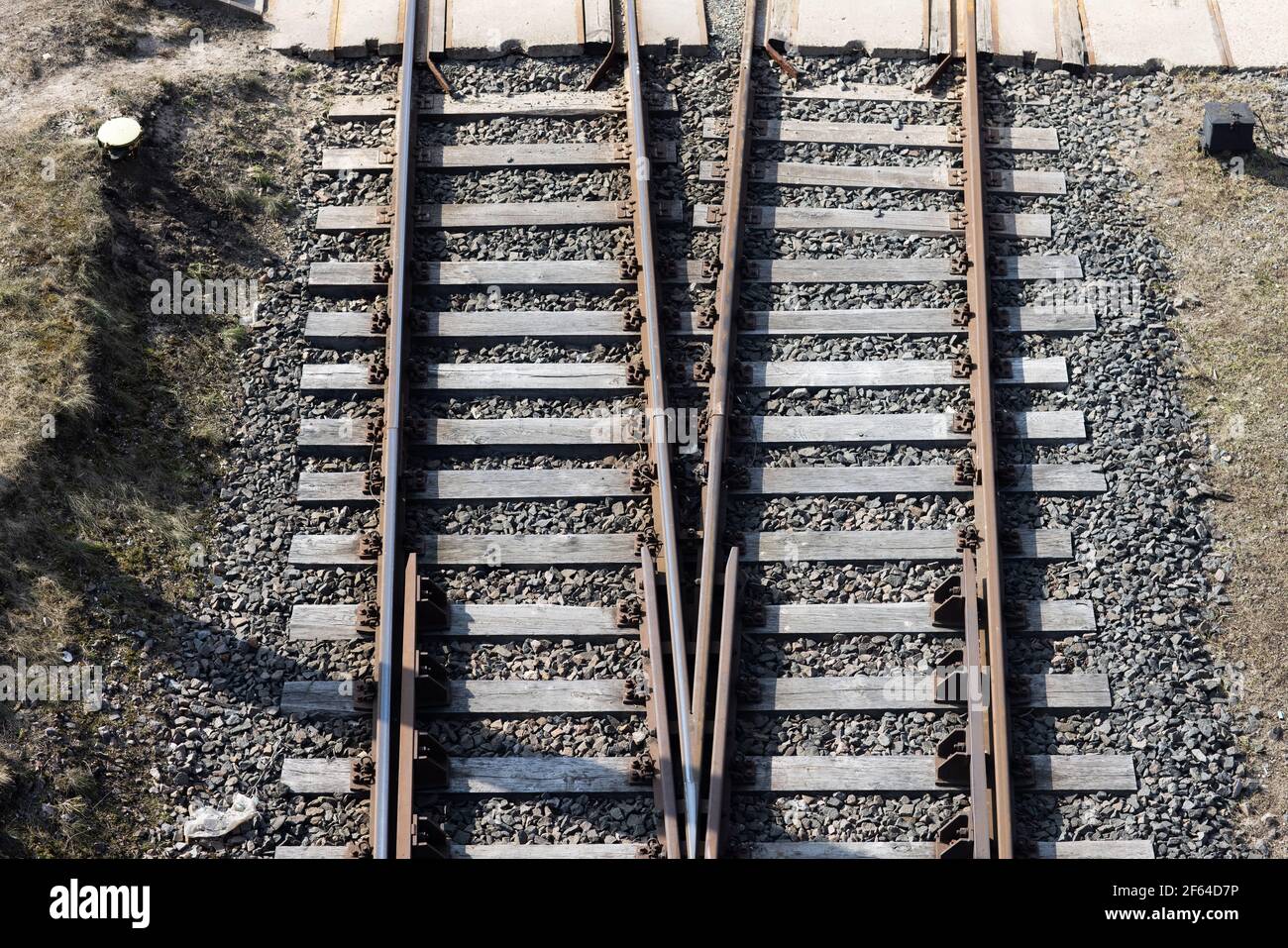 Rusty railroad tracks hi-res stock photography and images - Alamy