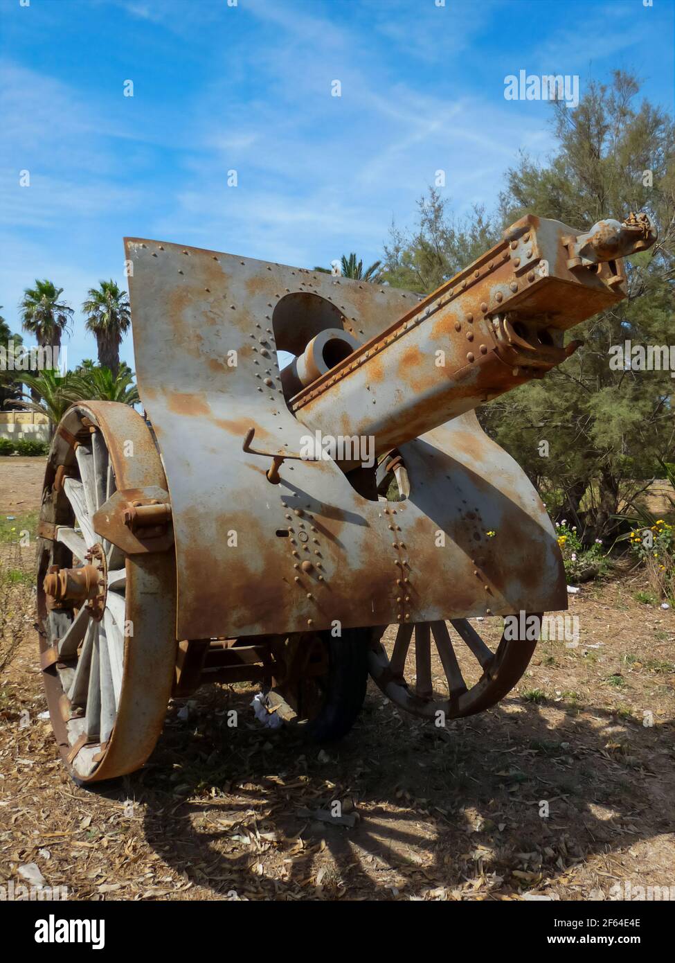 Rusty old cannon next to historic bunkers at Cadiz (Andalusia, Spain ...