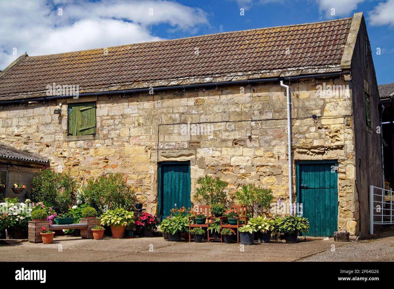 Barn conversion uk hi-res stock photography and images - Alamy