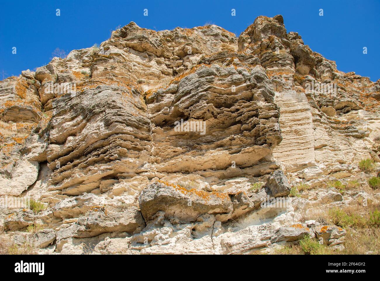 layered rock face seen on a quarry Stock Photo - Alamy