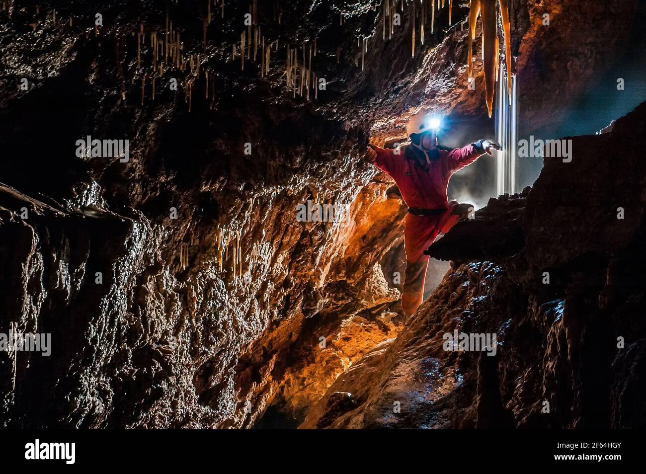 Stalactites on cave ceiling hi-res stock photography and images - Alamy