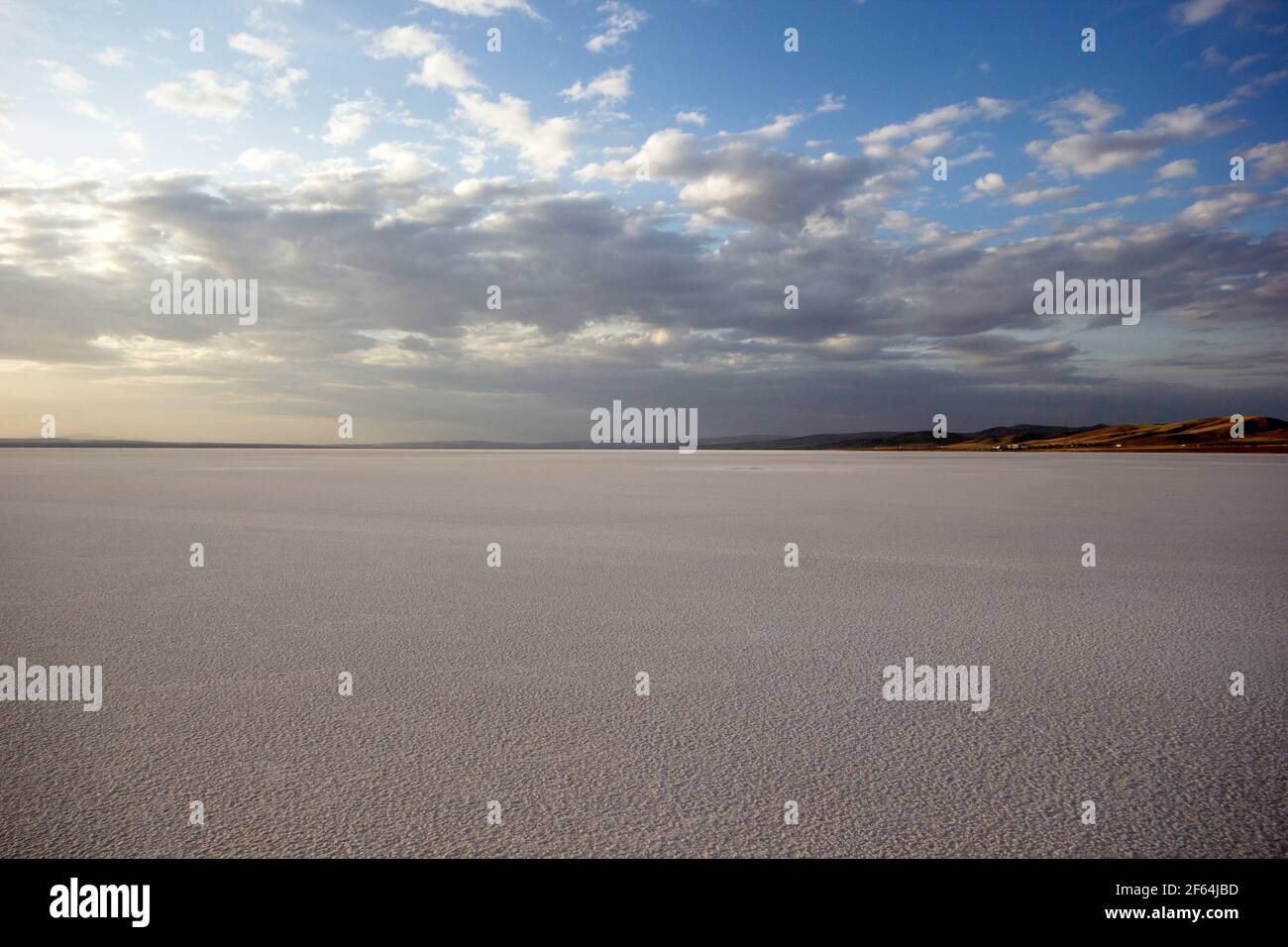 Tuz Golu Turkey. Salt Lake. White salt water Stock Photo - Alamy