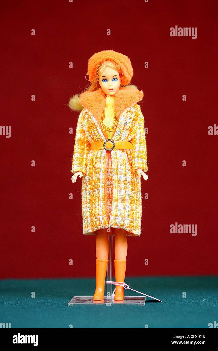 Barbie body image hi-res stock photography and images - Alamy