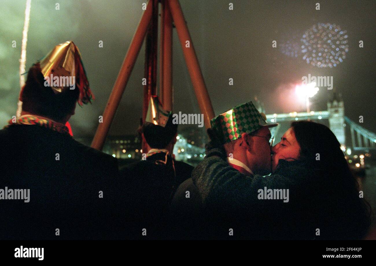 Millennium 2000 celebrations london hi-res stock photography and images ...