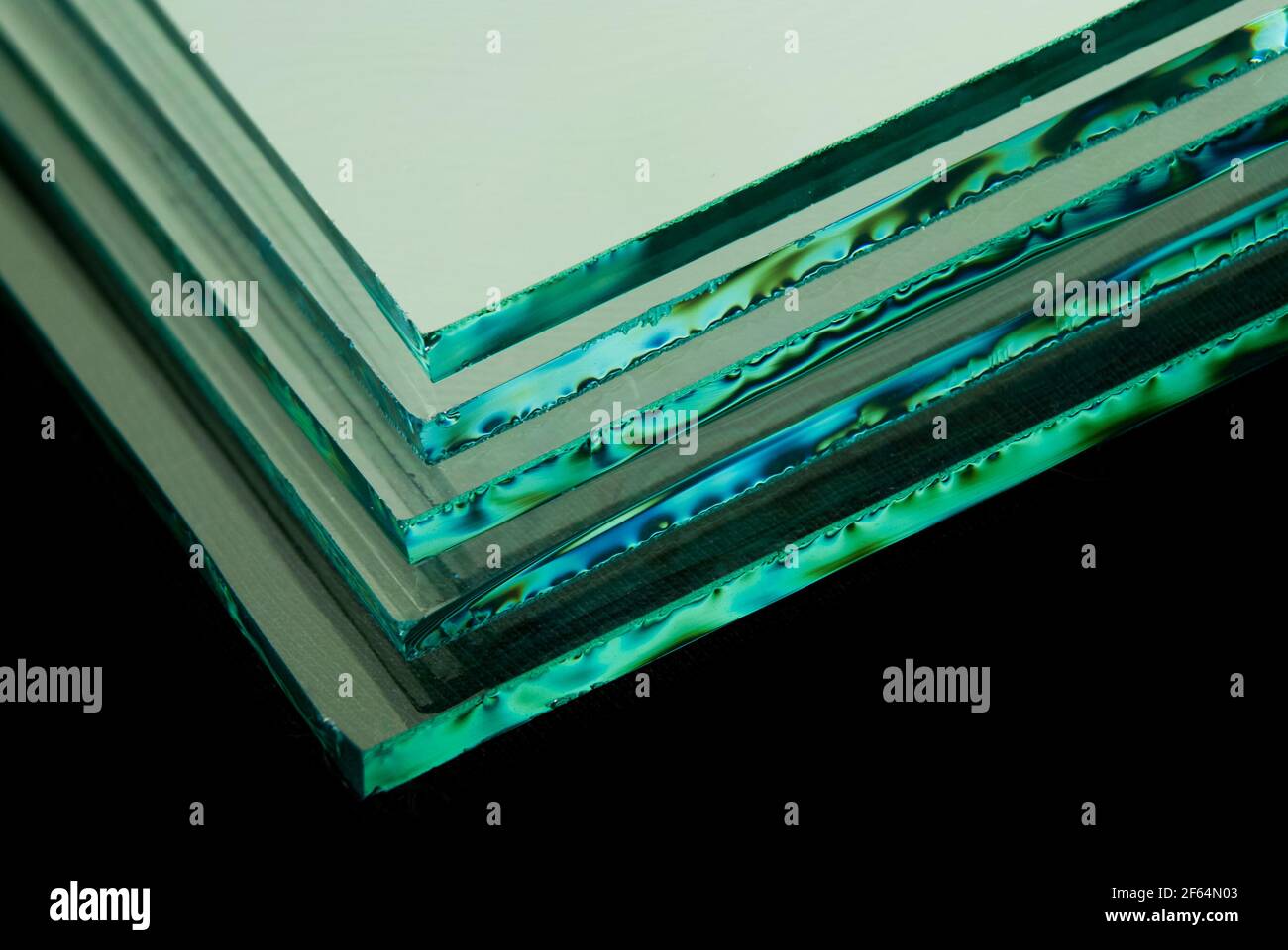 Sheets of Factory manufacturing tempered clear float glass panels cut ...