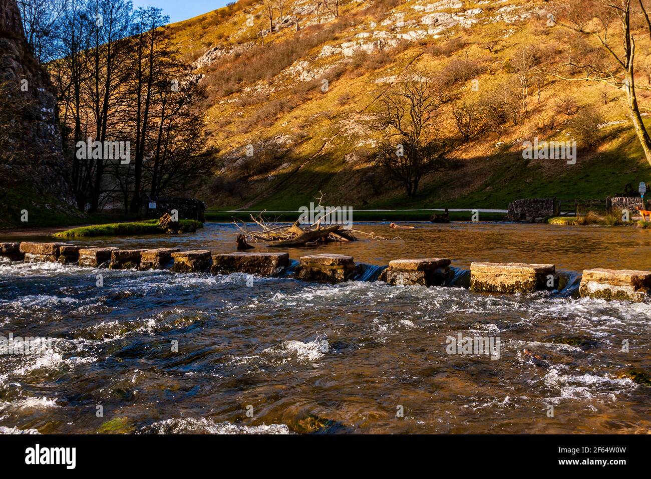Beautiful countryside in Dovedale, Derbyshire and the River Dove Stock ...