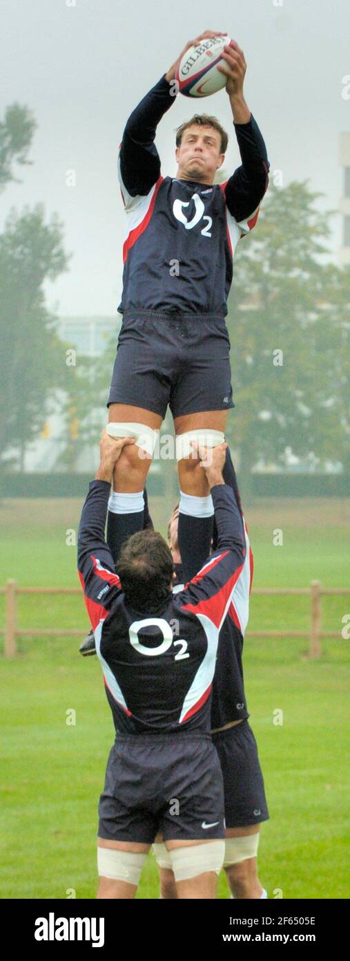 ENGLAND RUGBY TEAM TRAINING AT LOUGHBROUGH UNI. ALEX BROWN 6/10/2005 ...