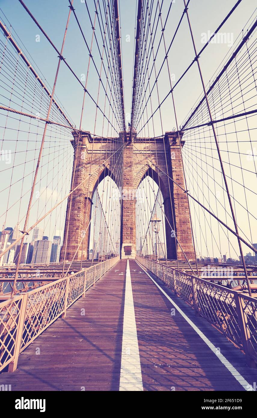 New york bridge at sunset hi-res stock photography and images - Alamy