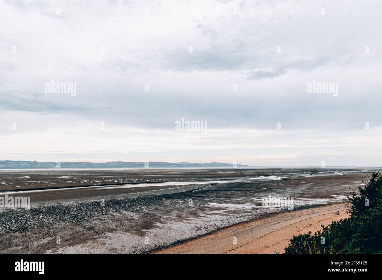 Thurstaston beach during low tide Stock Photo - Alamy