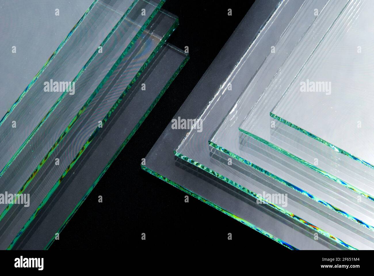 Sheets of Factory manufacturing tempered clear float glass panels cut ...
