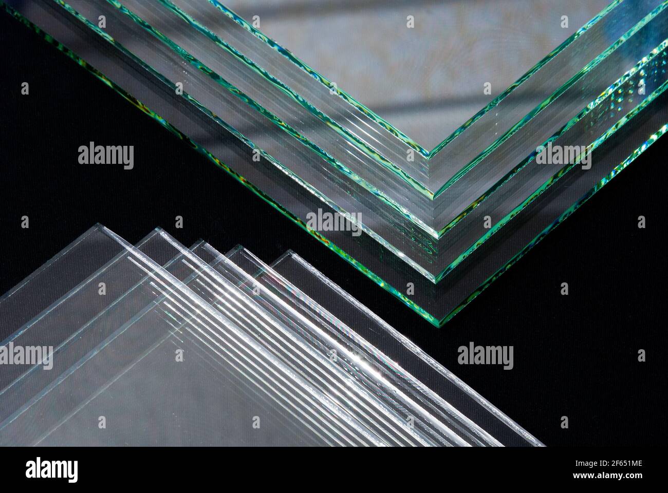 Sheets of Factory manufacturing tempered clear float glass panels cut ...