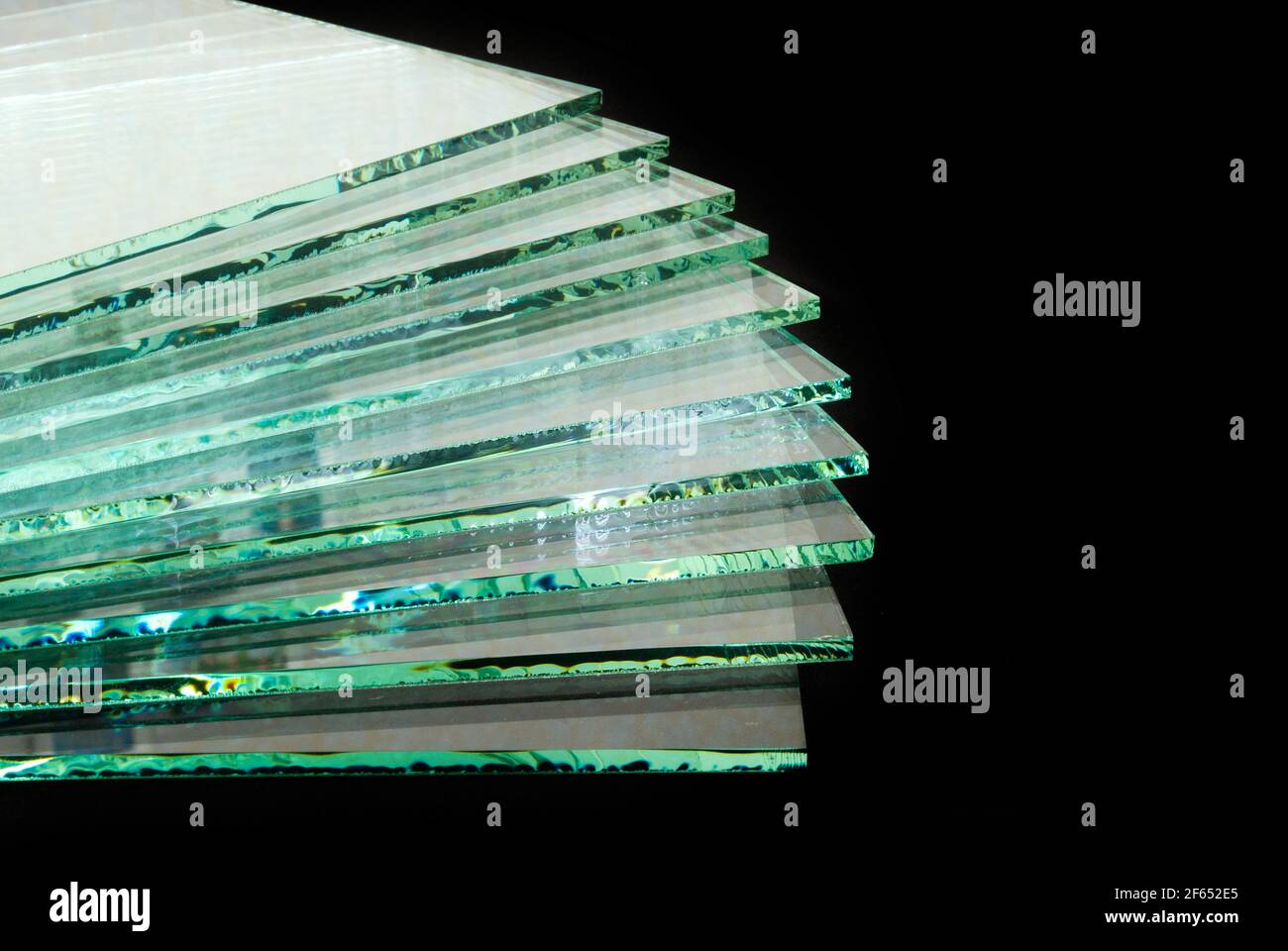 Sheets of Factory manufacturing tempered clear float glass panels cut ...