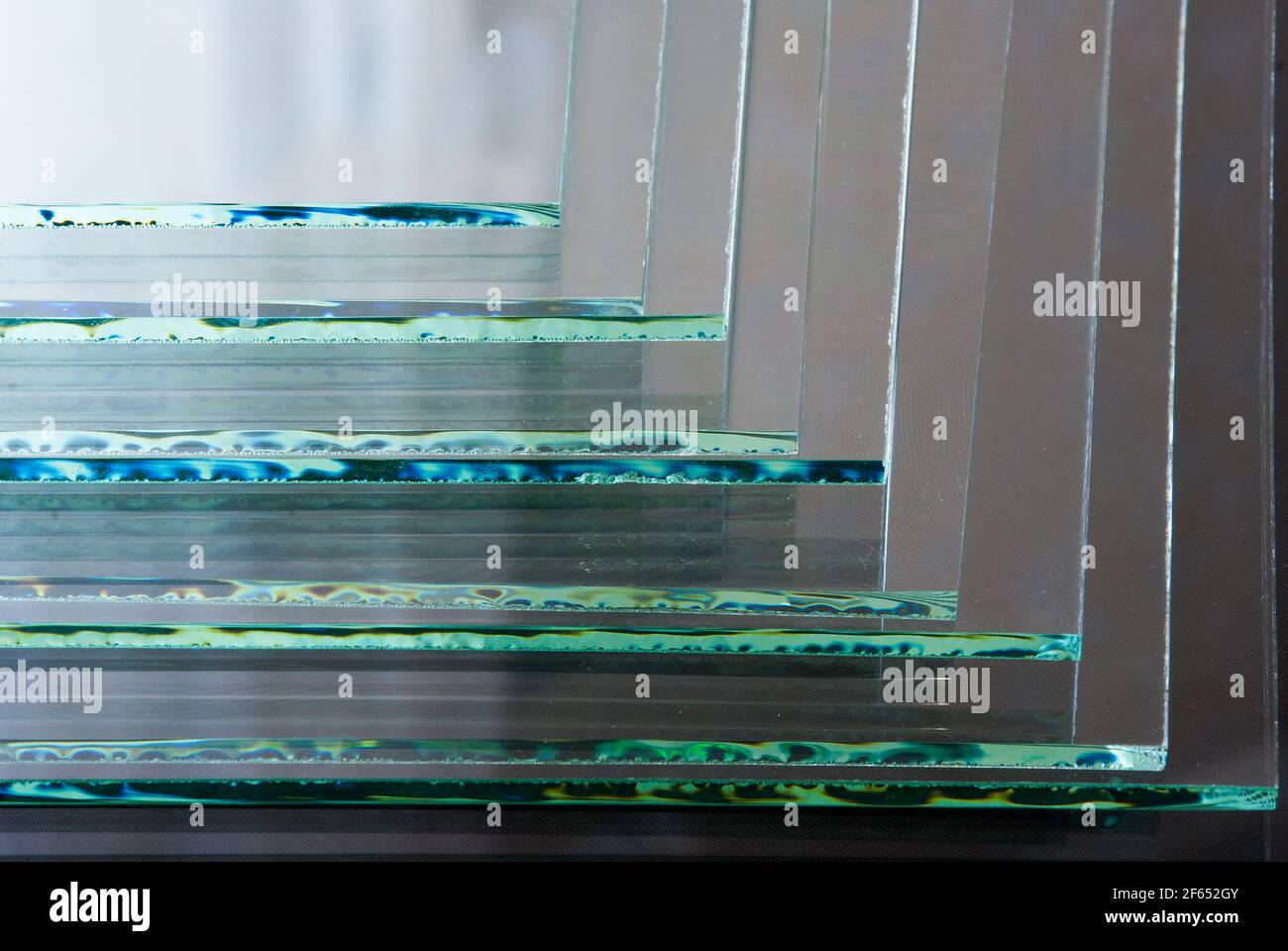 Sheets of Factory manufacturing tempered clear float glass panels cut ...