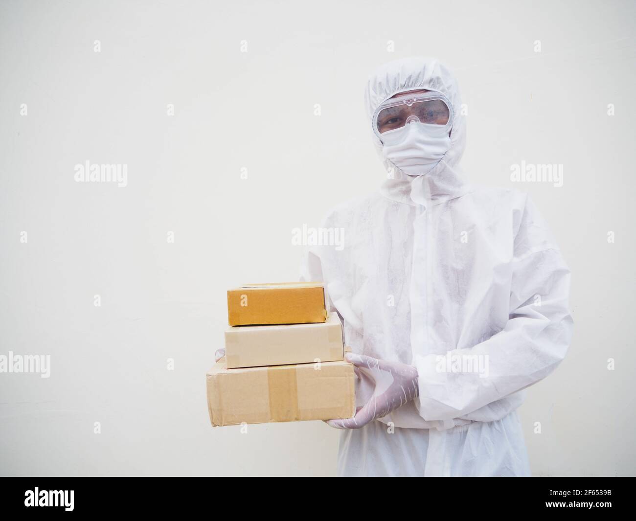 Ppe hospital delivery hi-res stock photography and images - Alamy