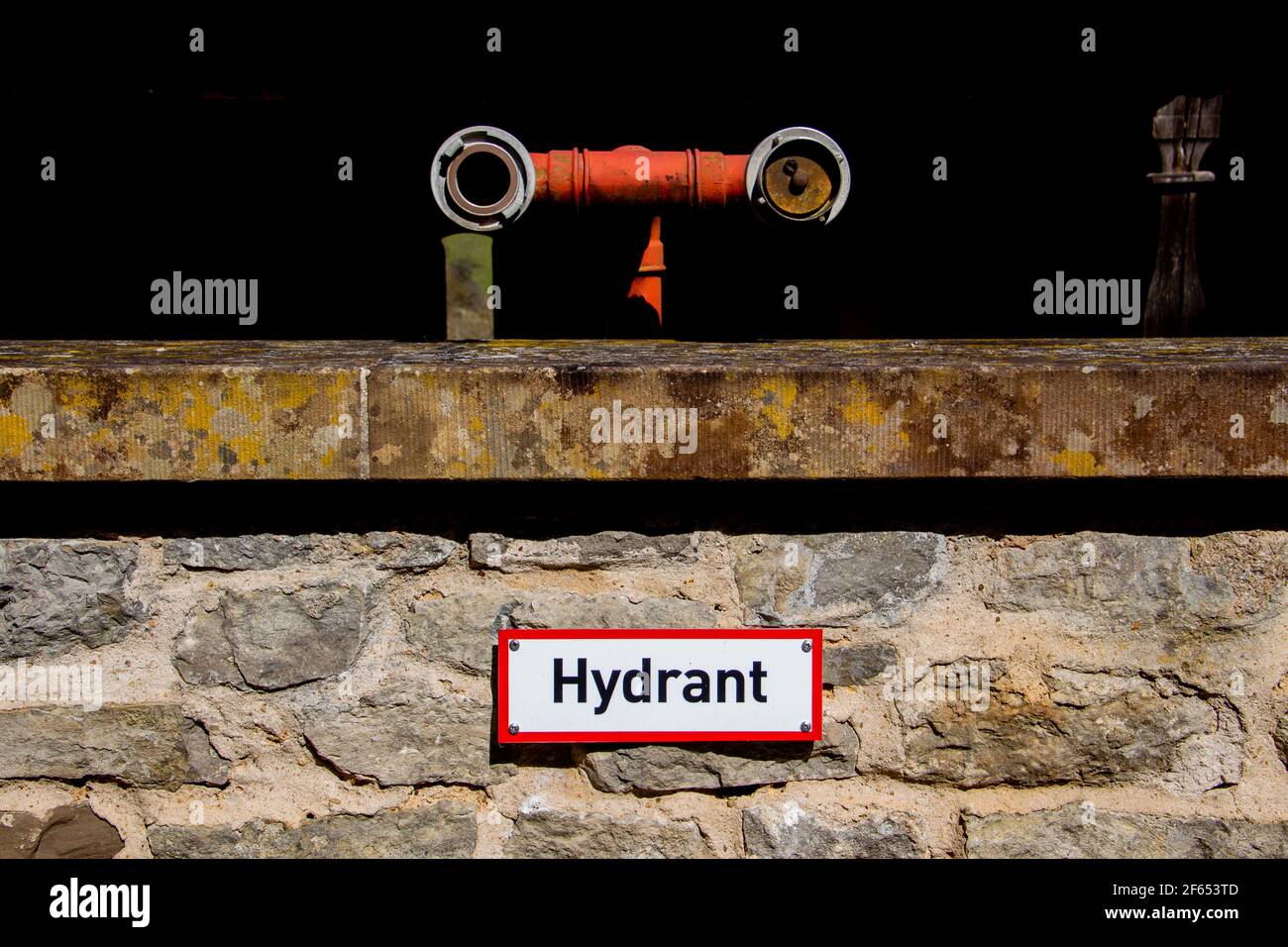 Old hydrant water supply hi-res stock photography and images - Alamy