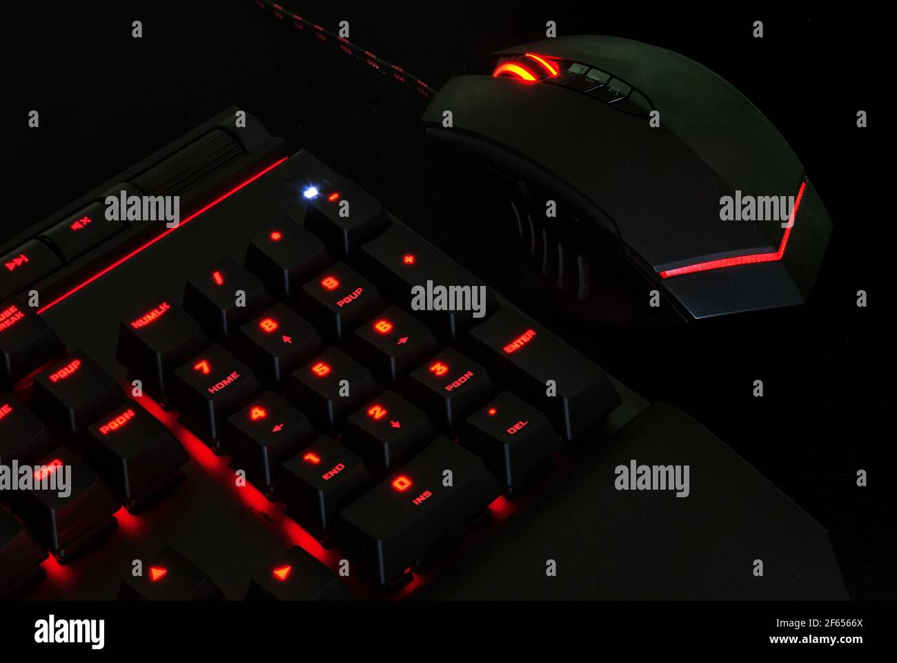 Red gaming mouse hi-res stock photography and images - Alamy